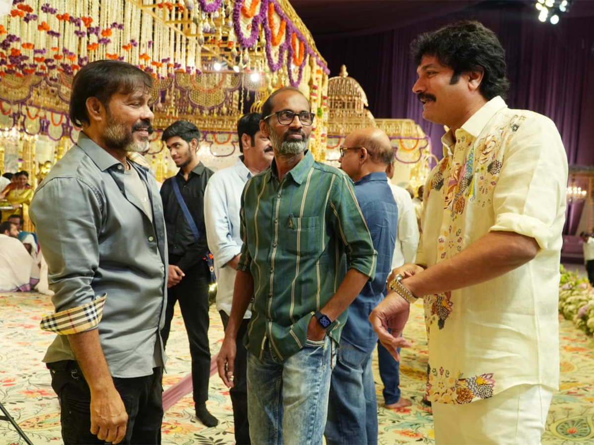 ఫిలిం ఫైనాన్షియర్ బంగారు బాబు కుమారుడి వివాహ వేడుకలో సినీ, రాజకీయ ప్రముఖులు (ఫోటోలు) | Tollywood ...